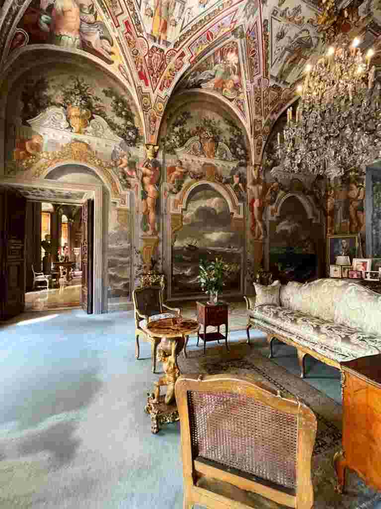 The Roman Question: Black and White Nobility – Lilipans