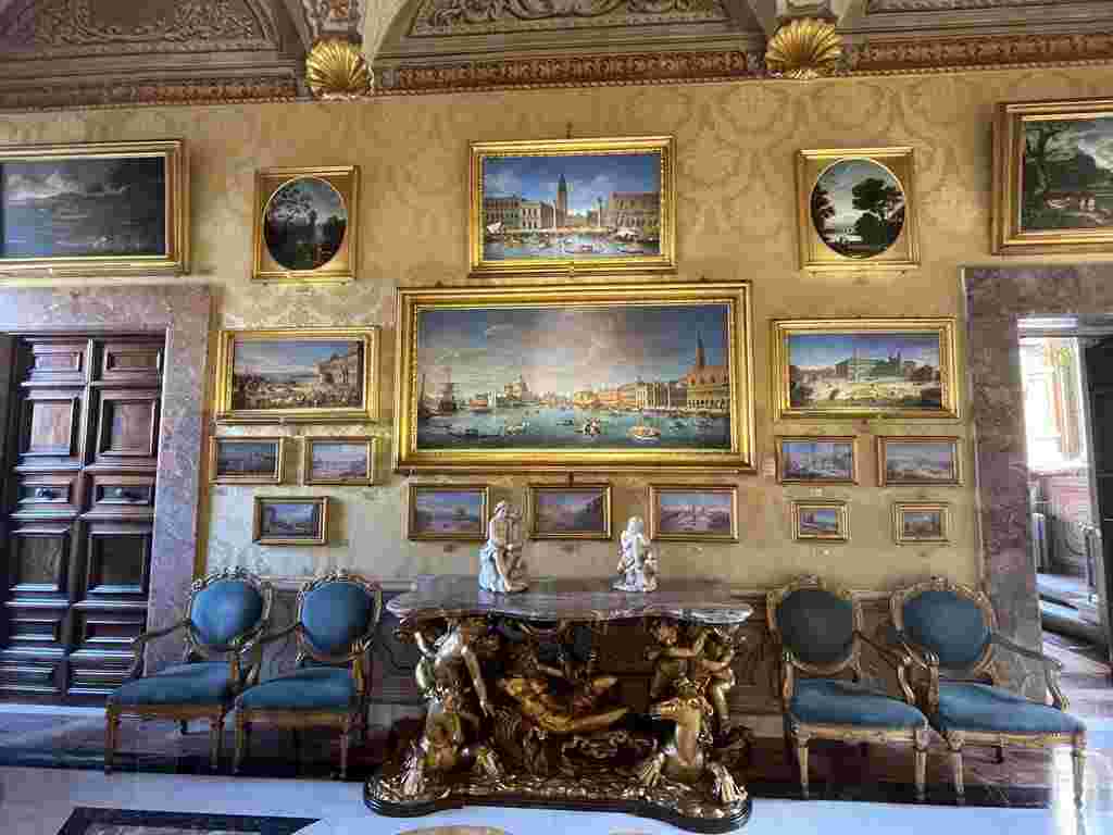 The Roman Question: Black and White Nobility – Lilipans